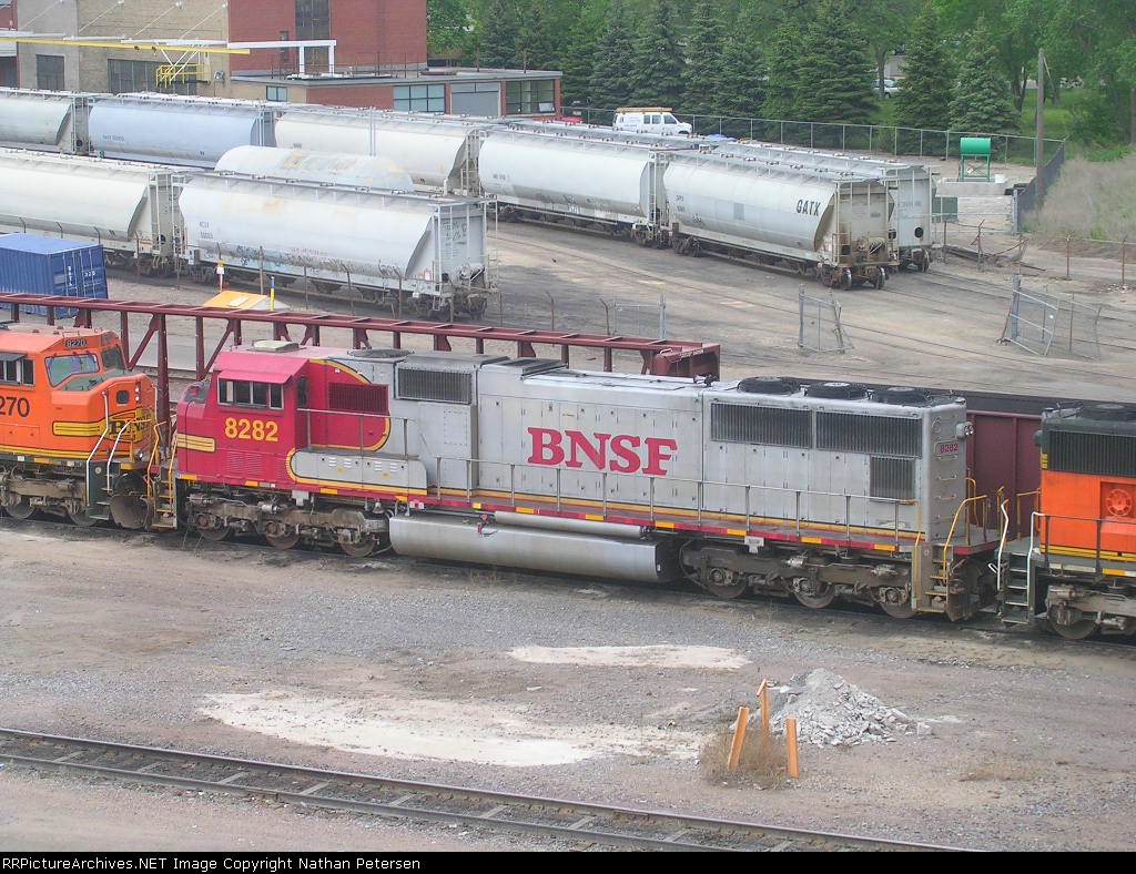BNSF 8282